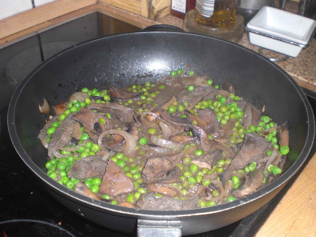 Rødvinsmarineret, stegt lever