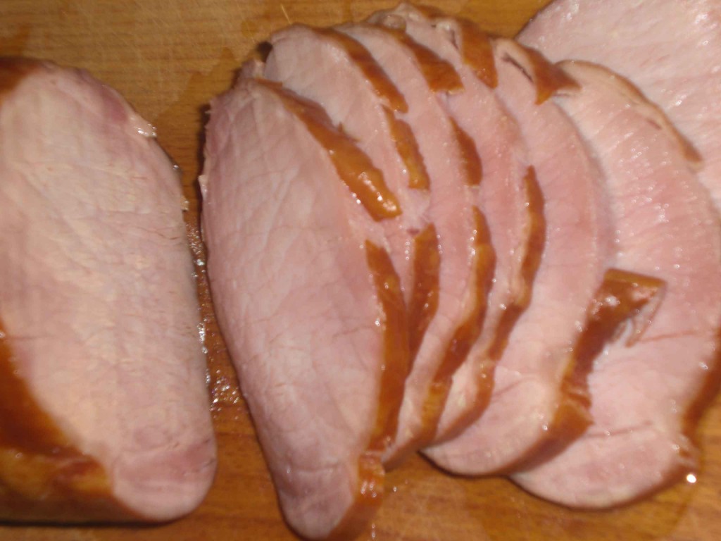 Kogt hamburgerryg med grønlangkål - dejlig vinterret